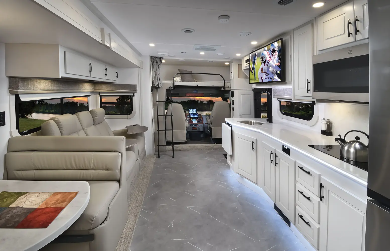 DynaQuest XL Class C Motorhomes - Dynamax RV
