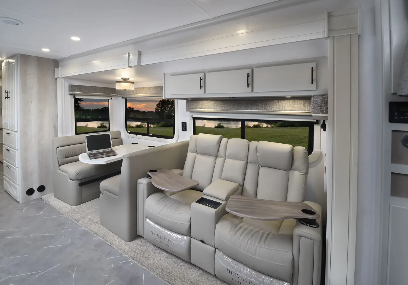 DynaQuest XL Class C Motorhomes - Dynamax RV