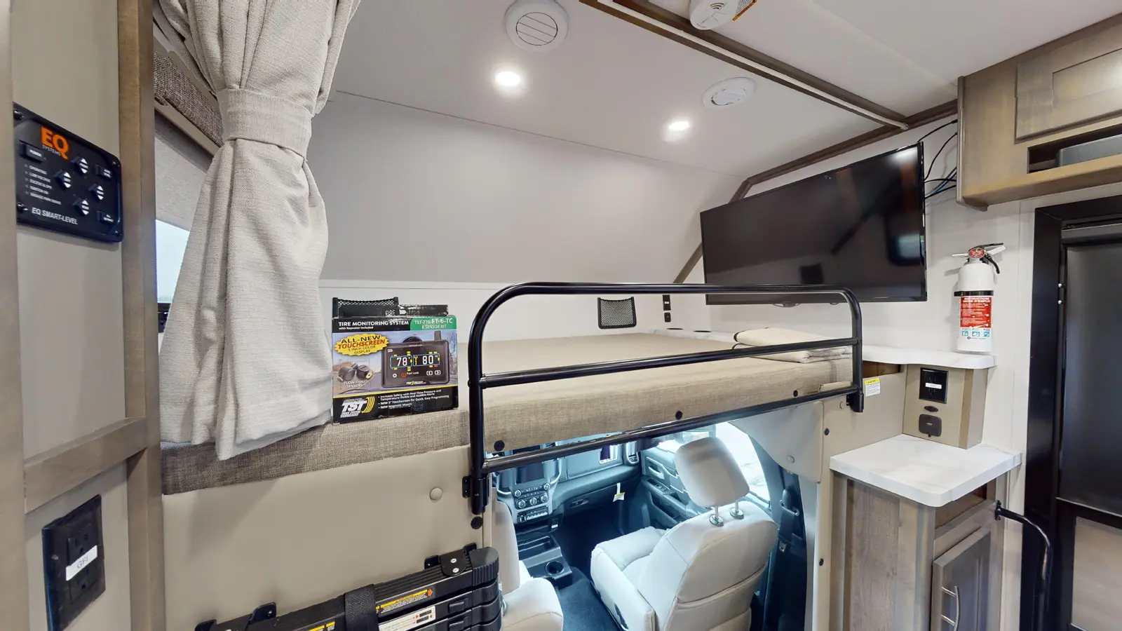 2026 Isata 5 30FW Floorplan - Dynamax RV